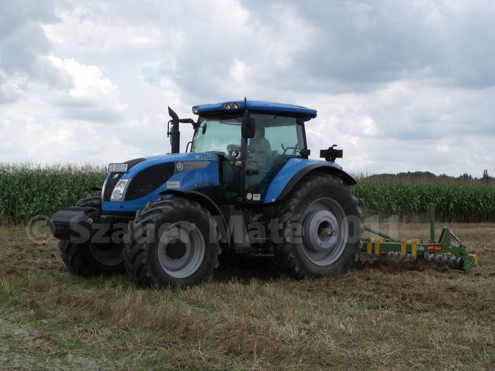 ..Mezőgépek..: Lazítózás:Landini PowerMaster 230