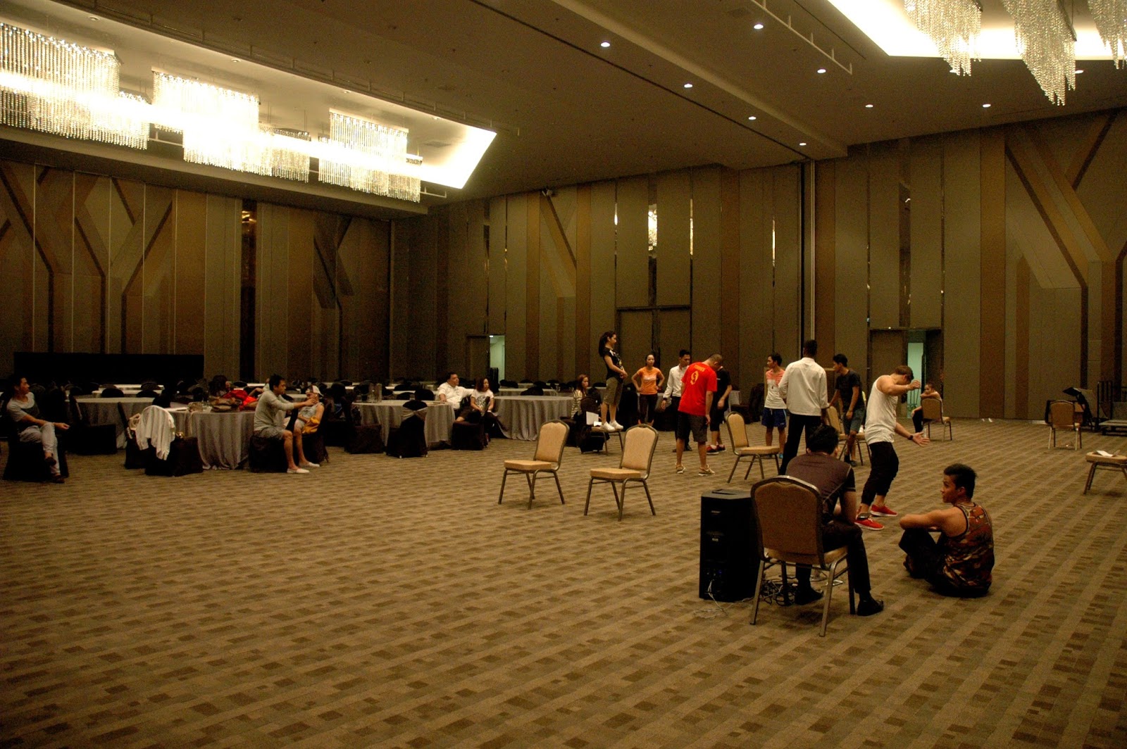 DUDE FOR FOOD: Novotel Manila: Luxury Comes to Quezon City