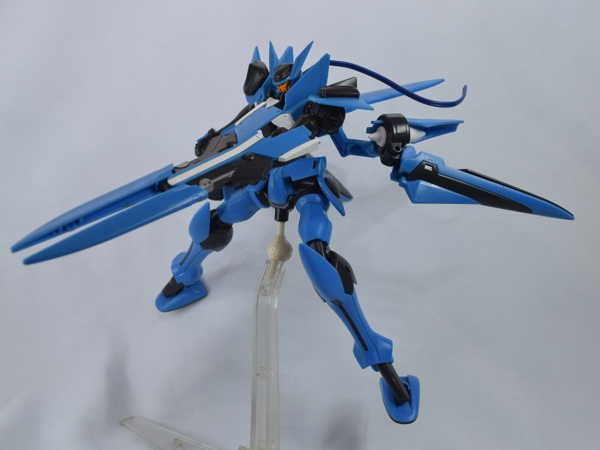 Elemental Cheese: Gunpla Review: 1/144 HG 00 Brave Commander Test Type