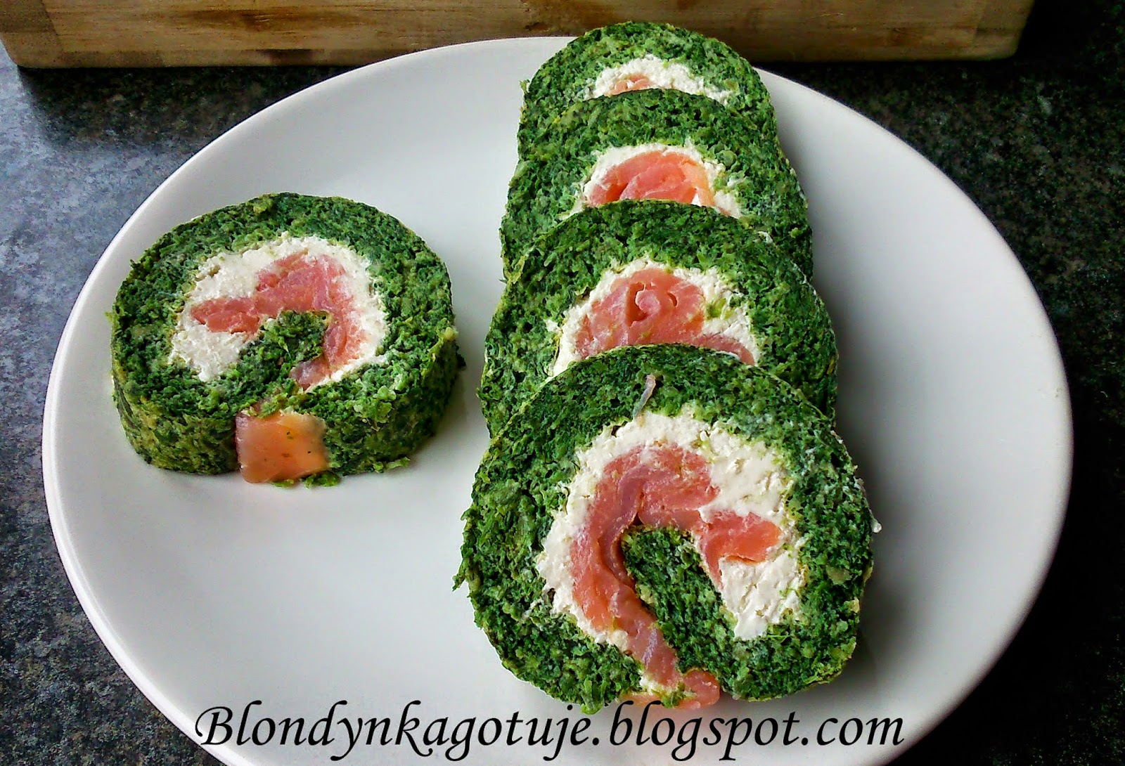 Rolada Szpinakowa z Łososiem i Serkiem z Chrzanem | Blondynka Gotuje