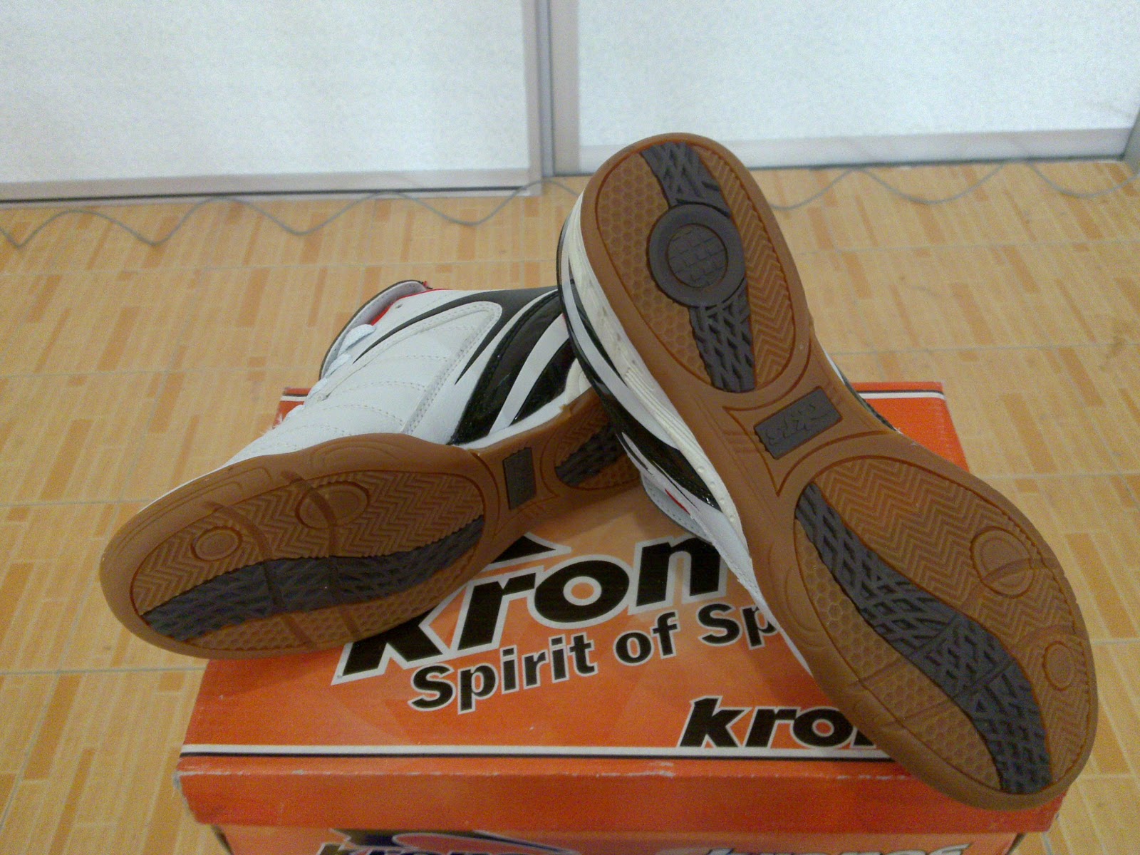 1-Mega Sport Centre "...: KASUT FUTSAL KRONOS