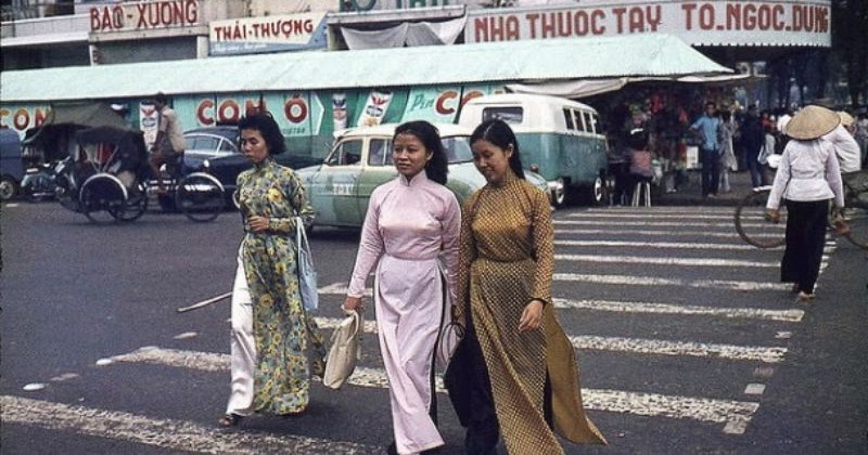 60 Fascinating Color Photographs That Capture Street Scenes of Saigon ...