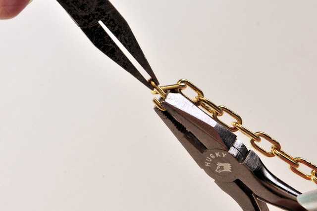 So, I make stuff: $NEAKER$: Gold Chain Laces