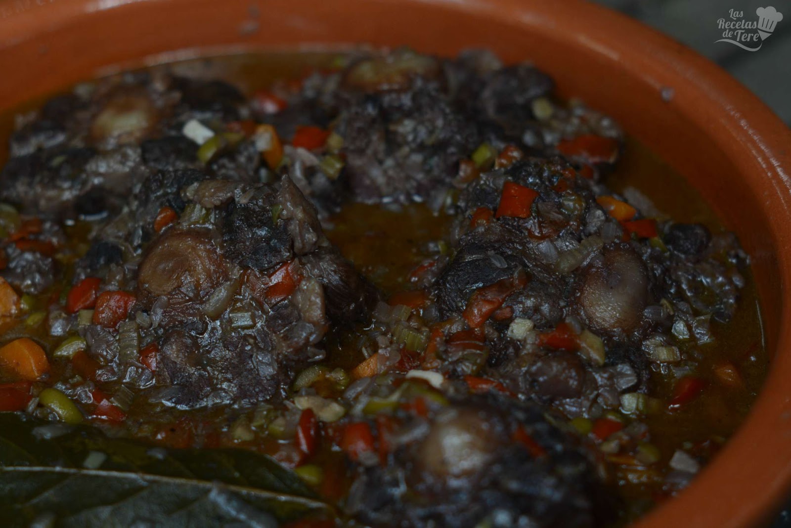Rabo de ternera rosada guisado, receta tradicional - Las Recetas de Tere