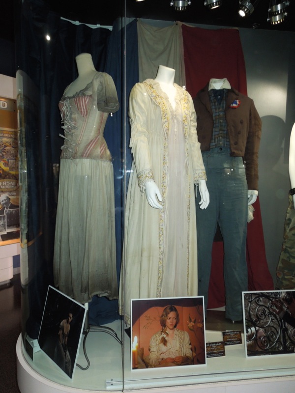 Hollywood Movie Costumes and Props: Anne Hathaway's Fantine costume ...