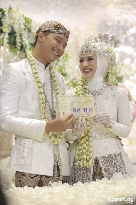 Foto Akad Nikah Melody JKT 48 - Hanif Fathoni, Haru Bahagia - MG Needless 1