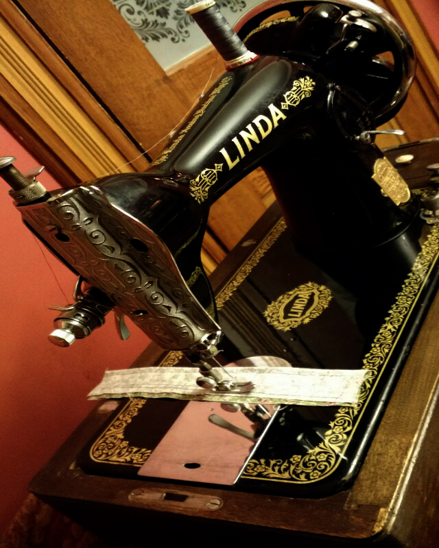 1893 Victorian Farmhouse: Linda Sewing Machine