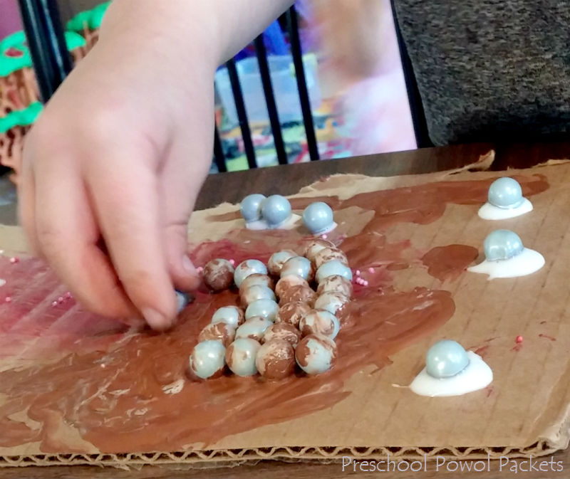 Engineering Challenge: A Candy Solar System | Preschool Powol Packets