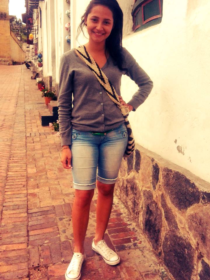 LAURA RESTREPO: mi biografia