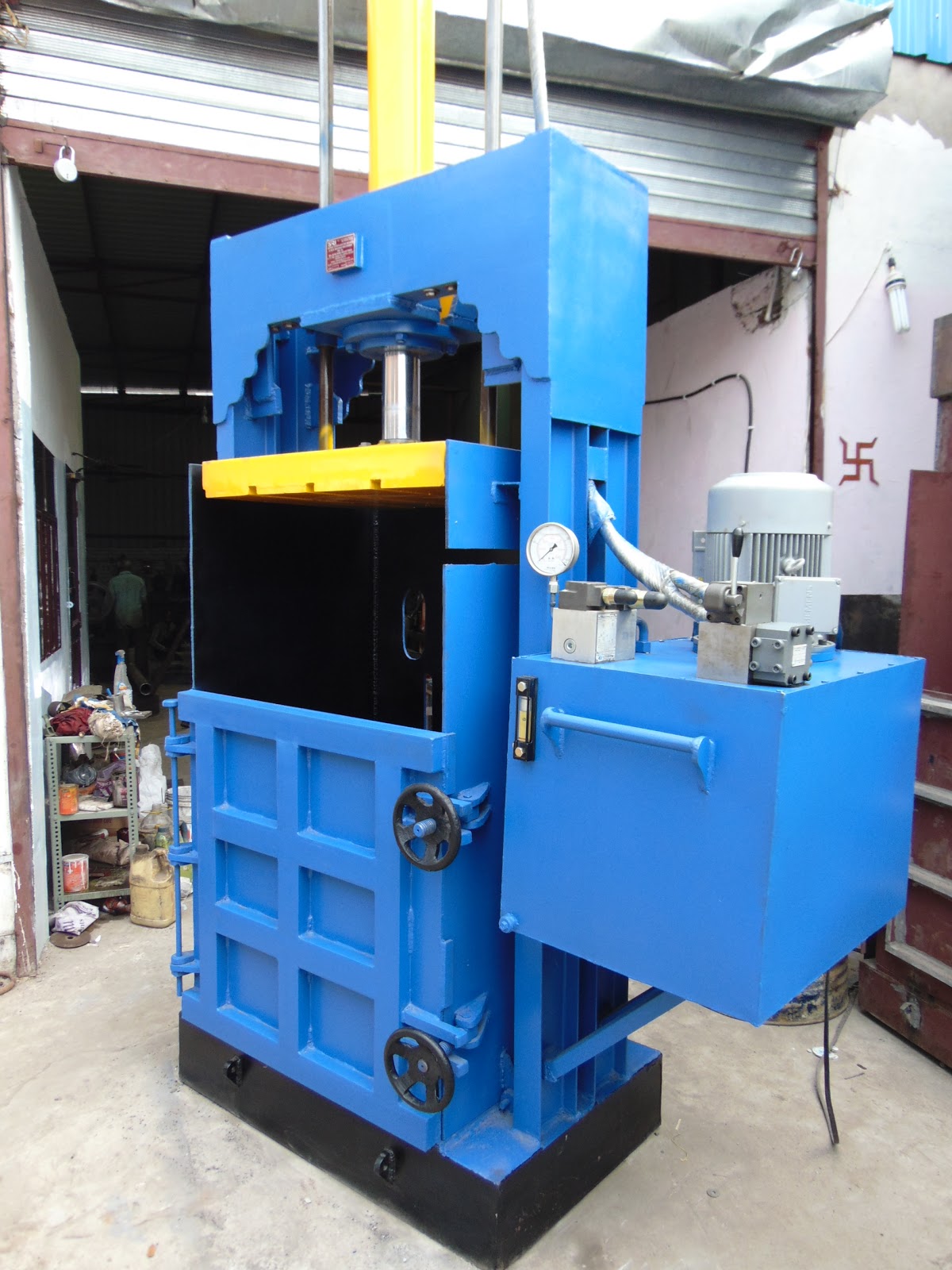 Hydraulic Paper Scrap Baler Press Machine in india