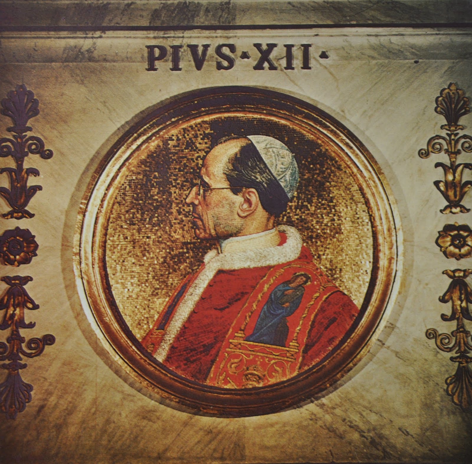 Orbis Catholicus Secundus: Venerable Pius XII in Colour
