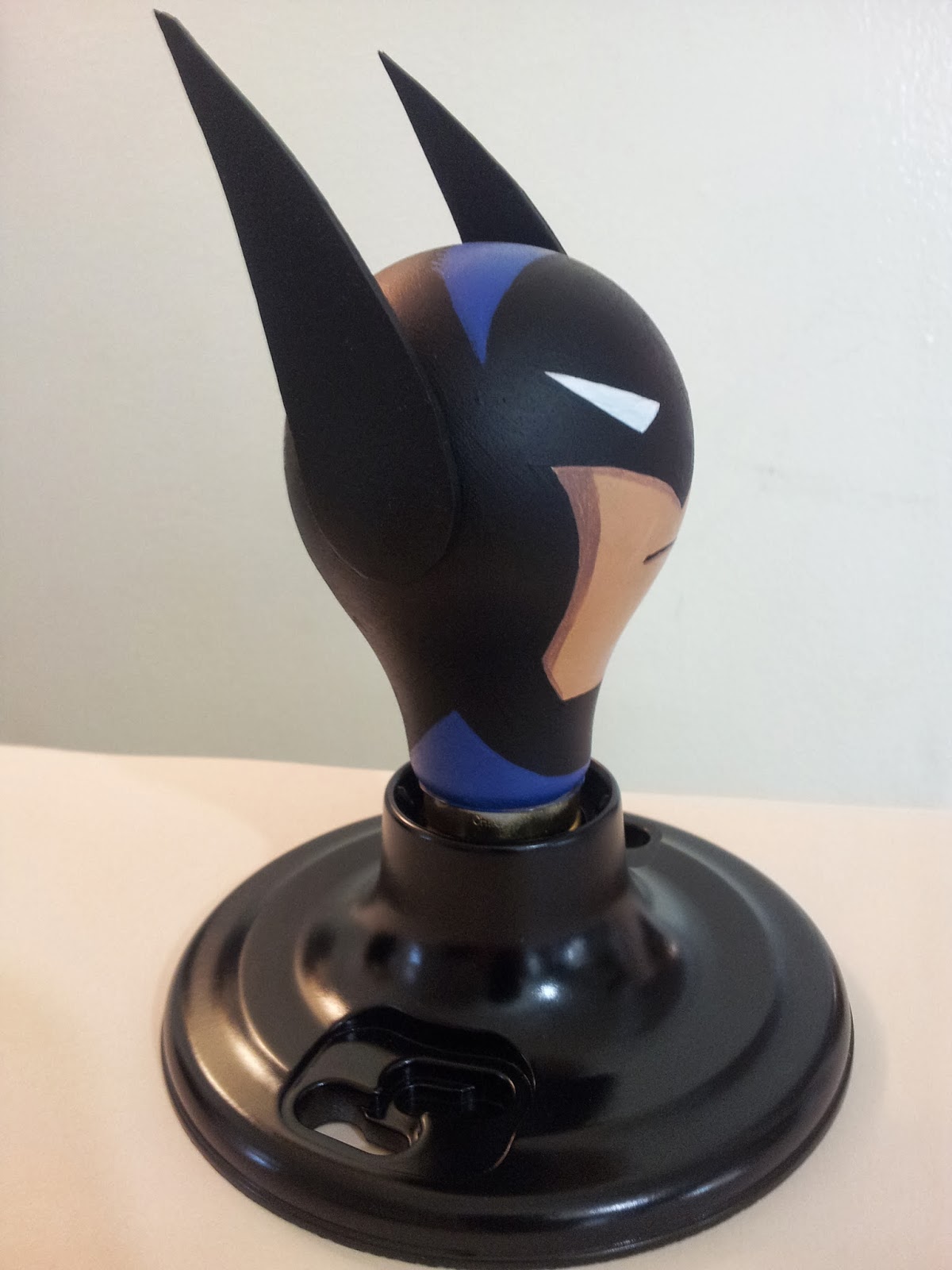 THE LIGHT BULB ART OF CHRIS MASON: BATMAN: JLU Light-Bulb Portrait