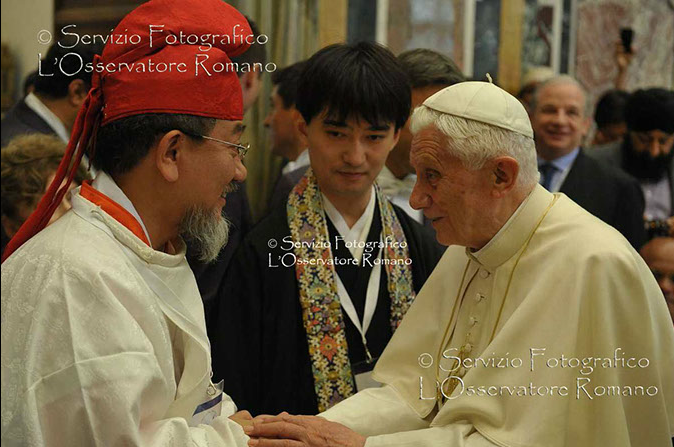 The Philippi Collection: Tenrikyo and Konkokyo Eboshi (立烏帽子)