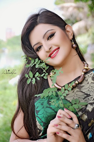 Pori Moni Bio | Life in Bangladesh