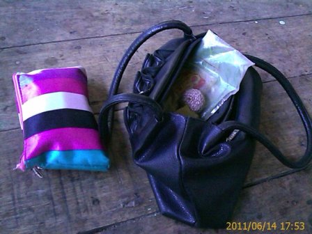 Dalam fikiran si LABU...: Kampil / po-nging-gatan / tapak sirih