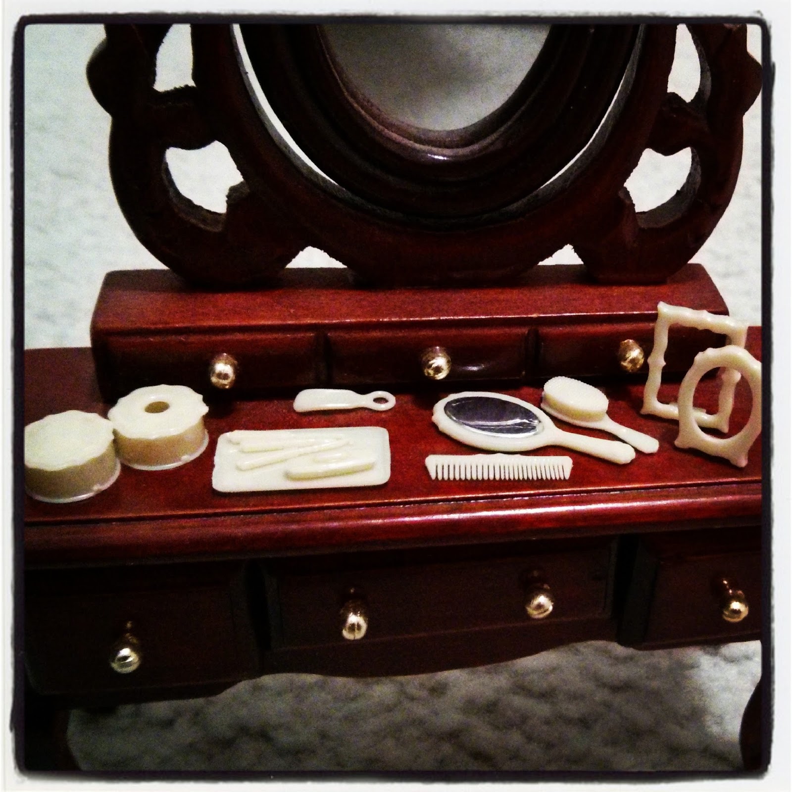 The Garfield Blog: Chrysnbon Dresser Kit