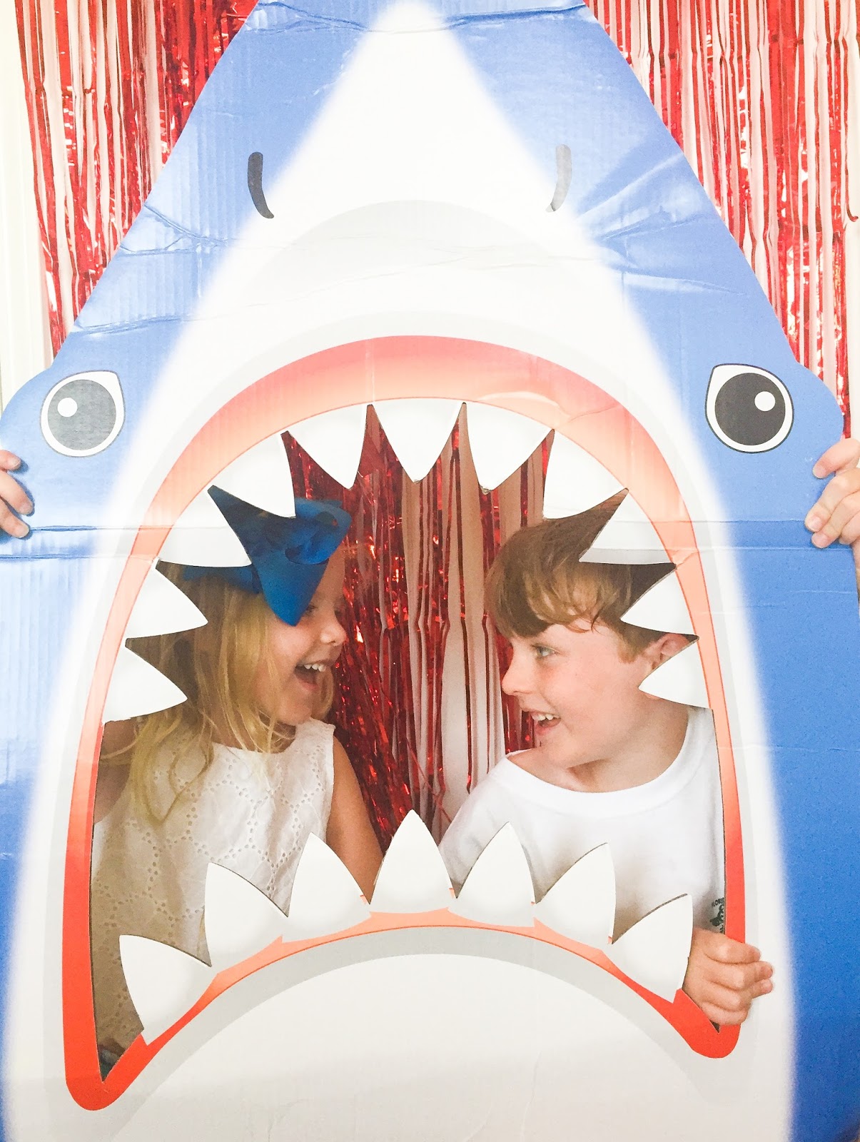 Magnolia Mamas : Shark Party