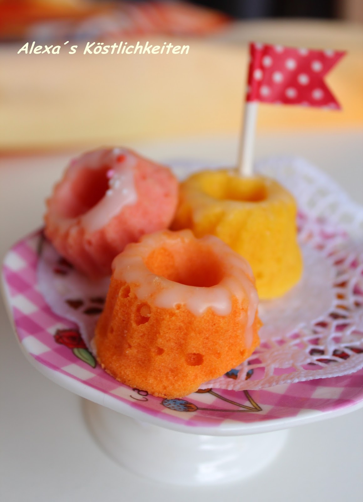 Alexa´s Köstlichkeiten: Regenbogen Mini Gugl