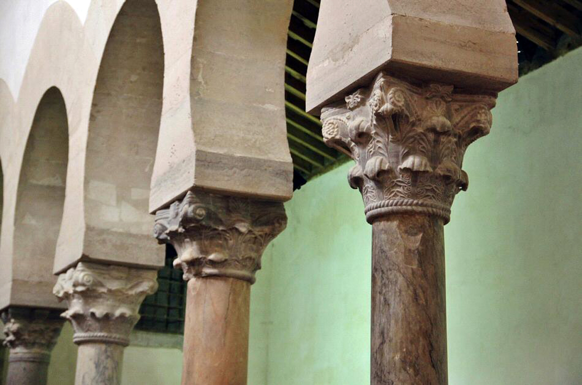 Baúl de Chity: LOS CAPITELES