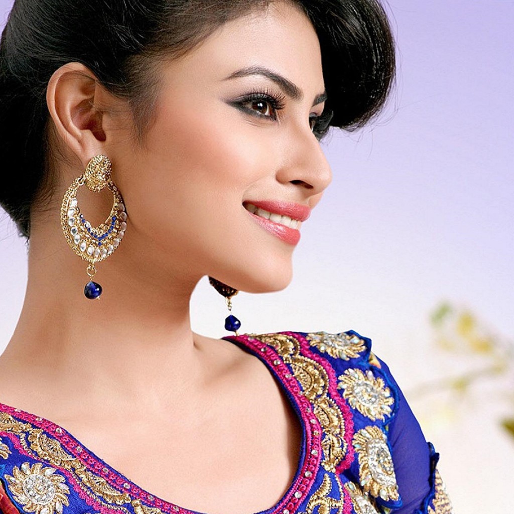 Mouni Roy Bio & Pics | Ink of Life