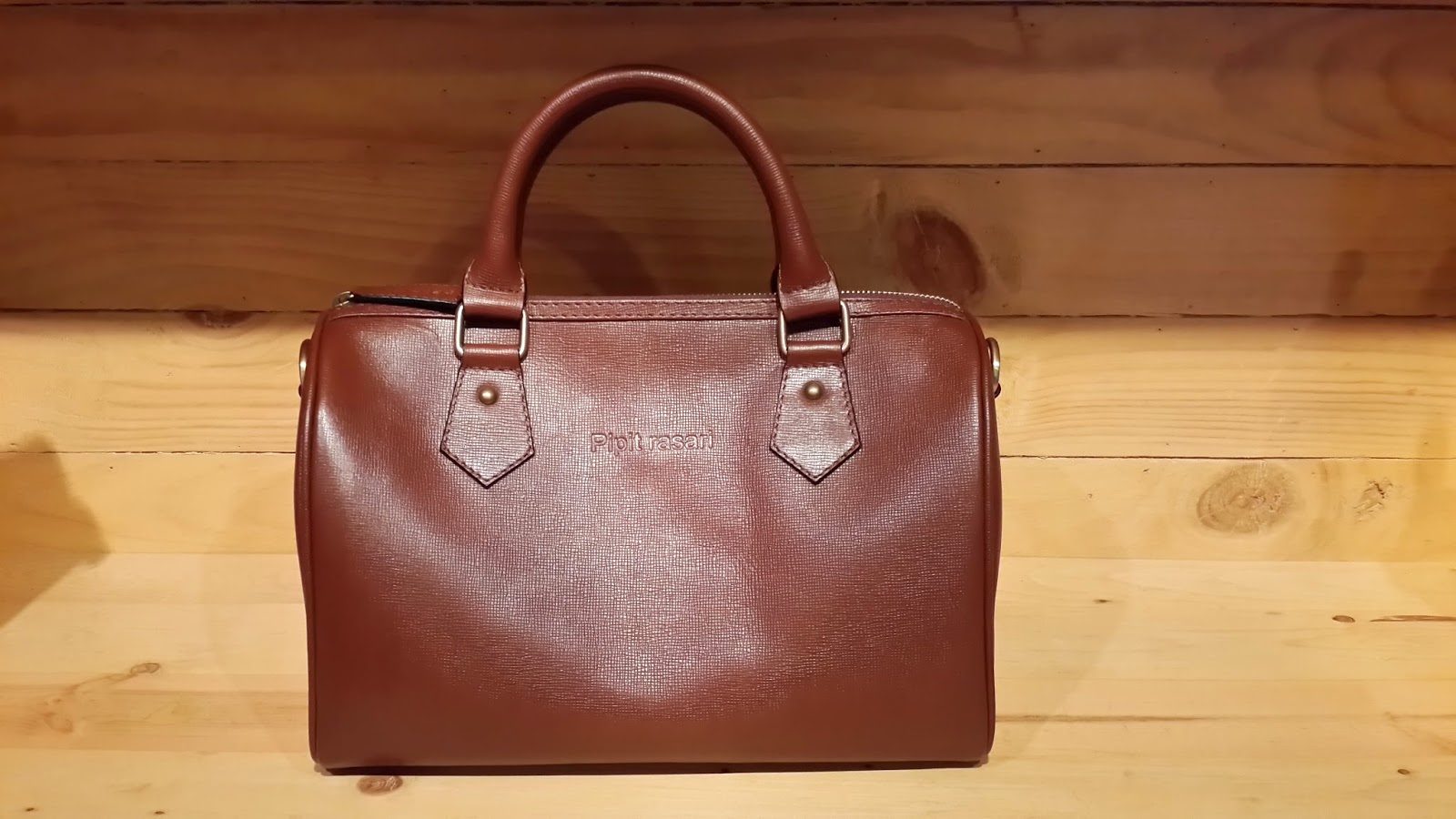 Tas Kulit Winchester / Dompet / Gantungan kunci: Yess We do Custom Made ...