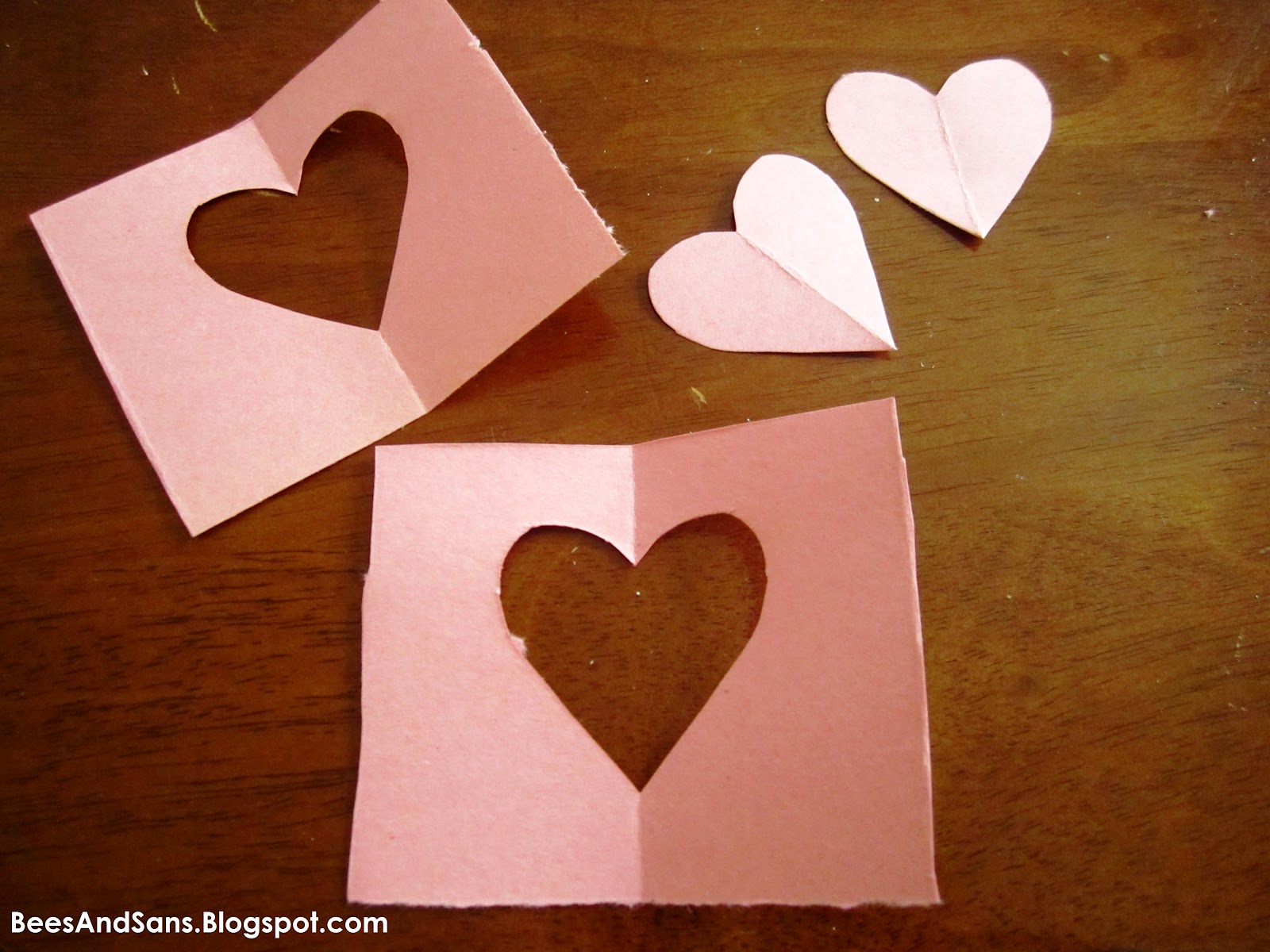 Bee's And San's: DIY: Heart Wall Decor