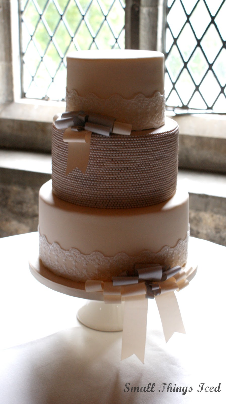 Small Things Iced: Elise & Tom's Vintage Pearl & Loops Wedding Cake