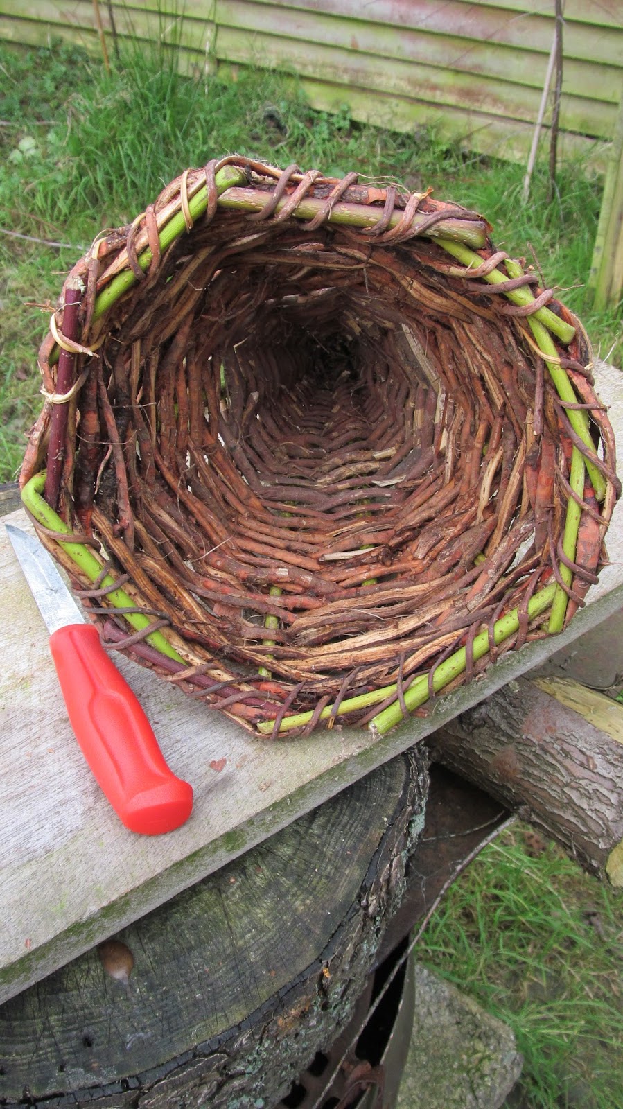 BUZZARD BUSHCRAFT: Spruce Root Basket