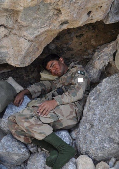 This is How Pakistani Soldiers Sleeps - All About Pakistan Army, Air ...