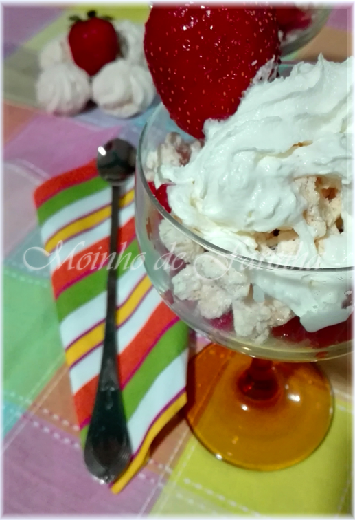 Moinho De Farinha: Doce de morango com suspiros