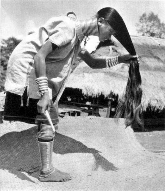 Kayan People: Incredible Vintage Photos of “Giraffe Women” in the 1950s ...