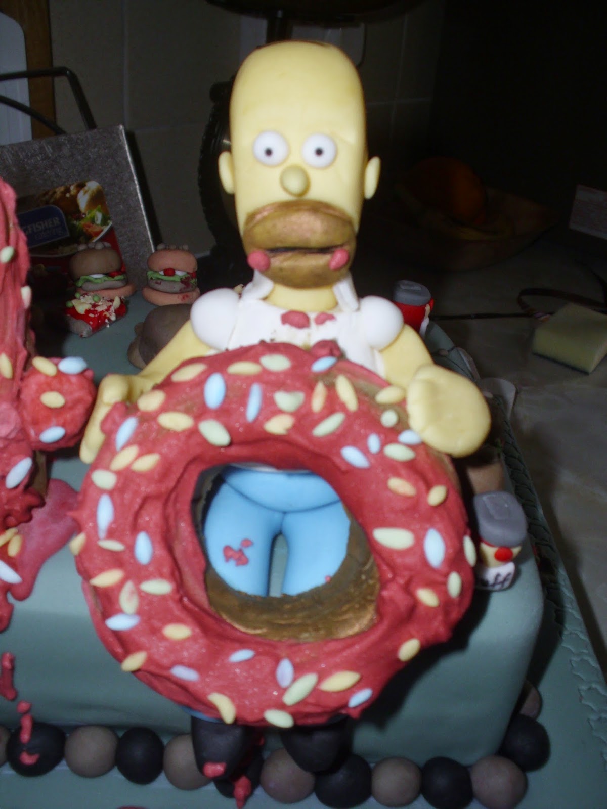 Dean's Creative Cake Blog (Quaker Cakes) : Homer Simpson 40th Birthday Cake