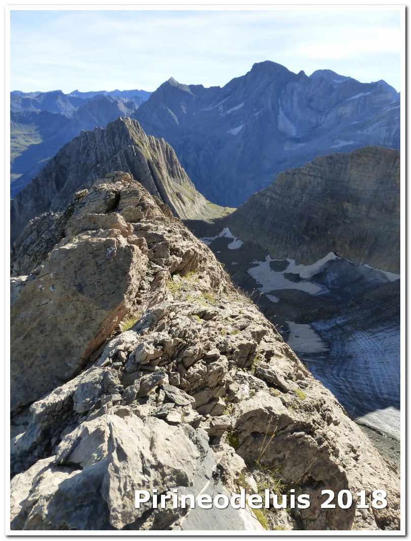 Un paseo por el Pirineo: Pico Taillón (3144 m) por la Arista NE desde ...