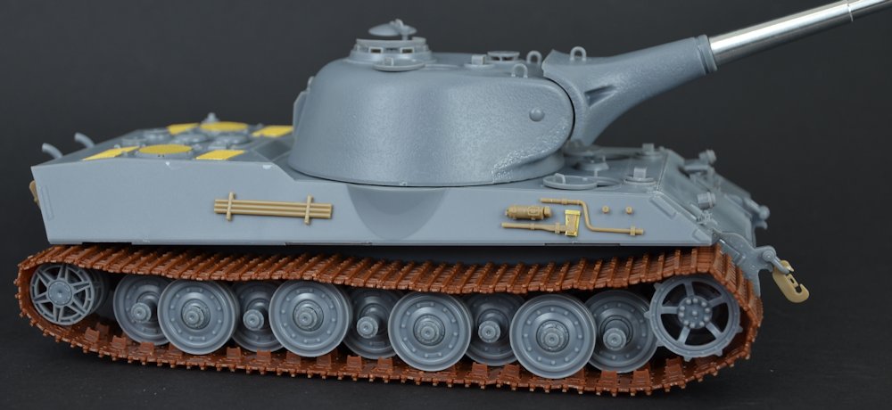 The Modelling News: 1/35 Panzer VII Löwe from Amusing Hobby - PtI ...