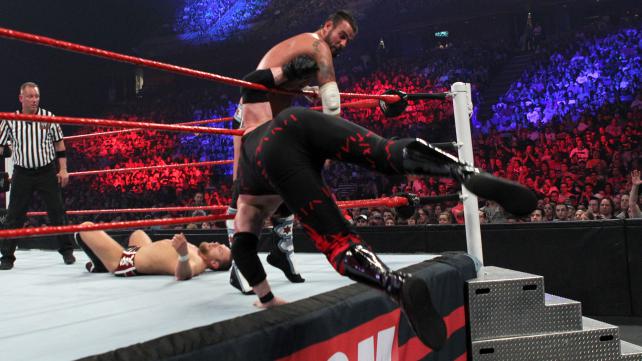 WWE In live!!!!: CM PUNK vs DANIEL BRYAN vs KANE