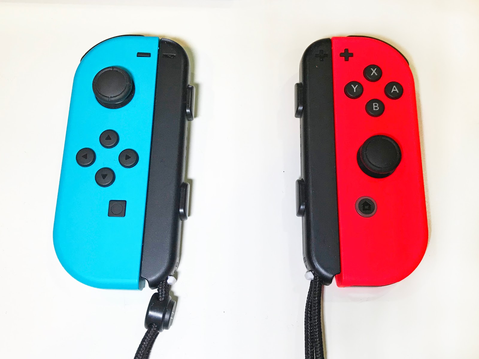 也來寫篇開箱文：家用外出兩相宜的Nintendo Switch (Joy-Con篇)