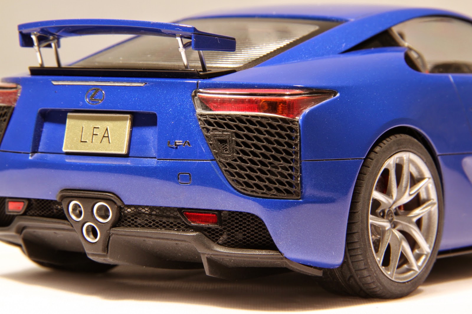 Life on Plastic: Lexus LFA - 1/24 Tamiya (Complete)