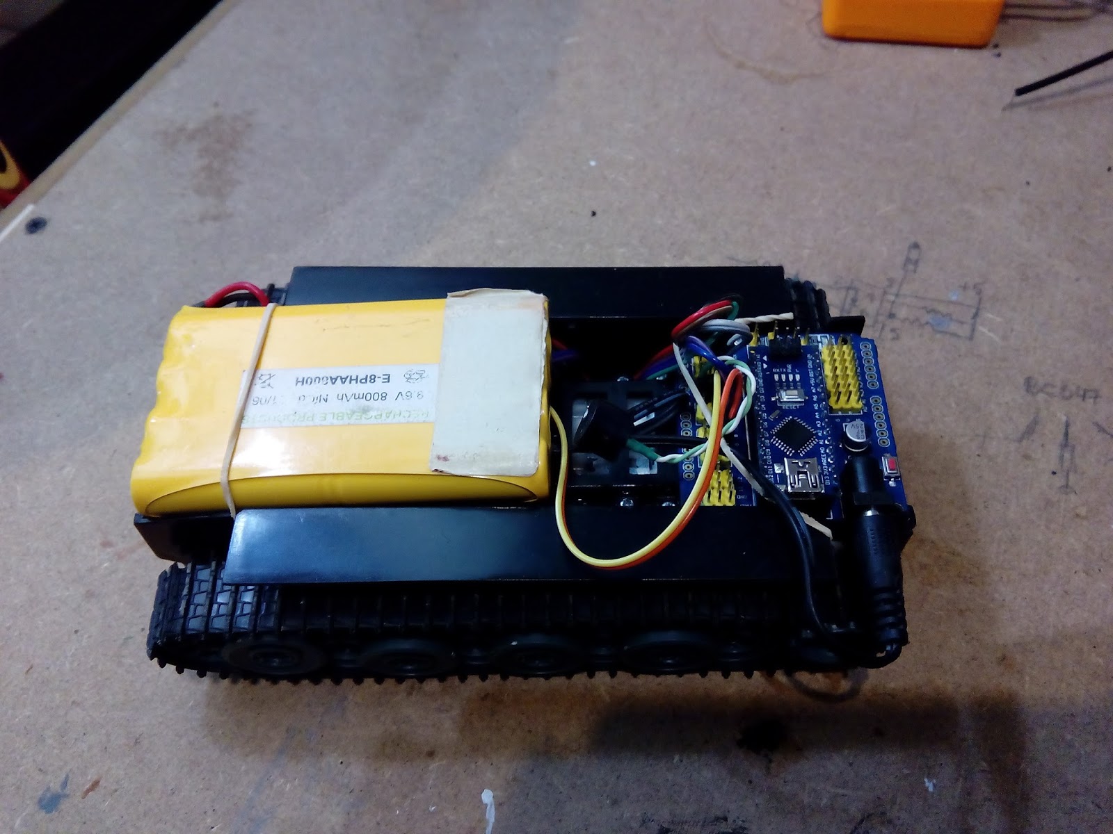 infotronikblog: Arduino: Driver L298N y Bluetooth HC-06 infotronikblog: Arduino: Driver L298N y Bluetooth HC-06