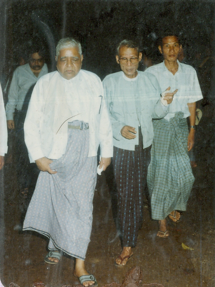 Burma Dhamma: SN Goenka pays respects to Shwe Oo Min Sayadaw