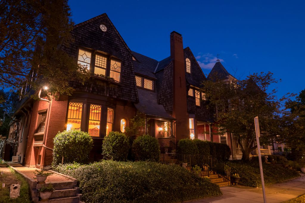 Sweet House Dreams: 1895 Dutch Colonial/Victorian in Norfolk, Virginia
