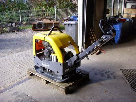 Different Types of Concrete Vibrators Used For Compaction In Construction