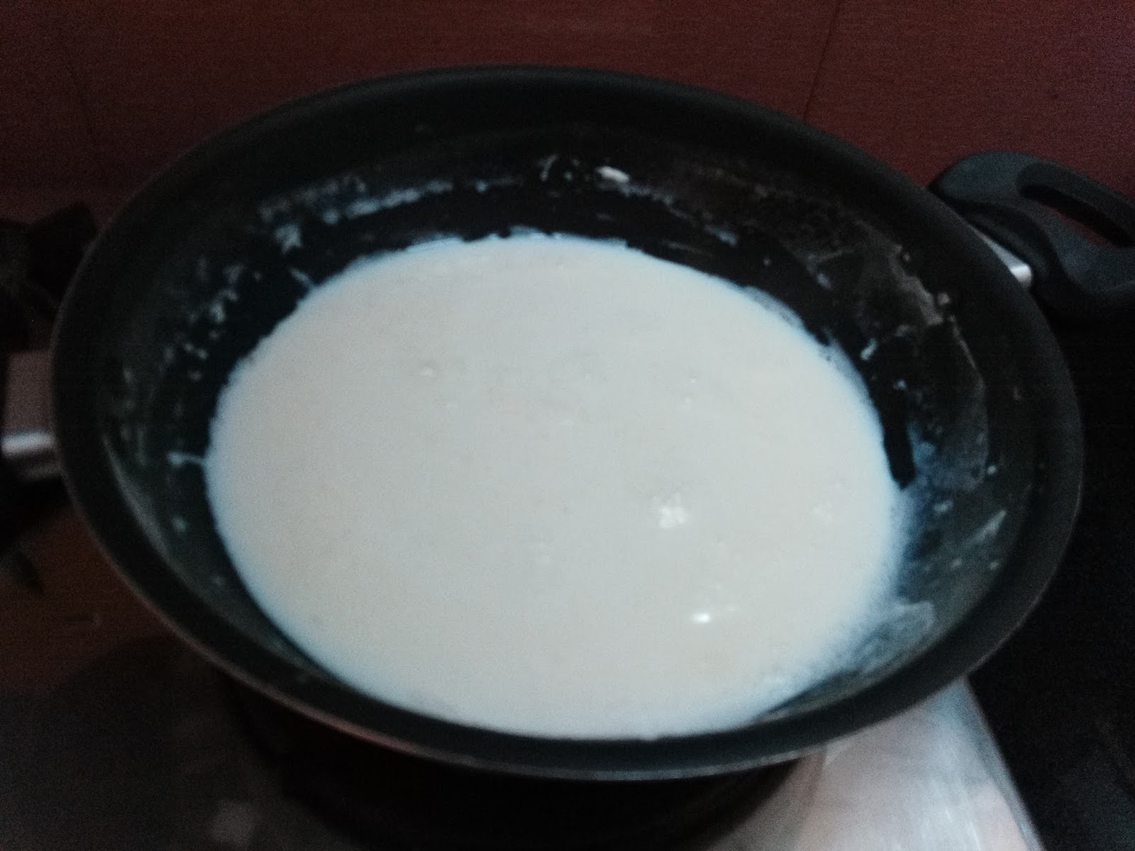 Narkel Naru / Coconut and Milk Ladoo - Bhojana Recipes