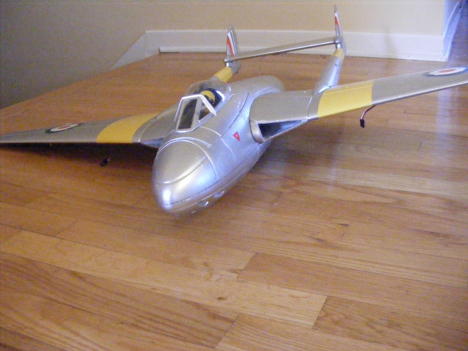 RC Flying Models: Durafly De Havilland Vampire