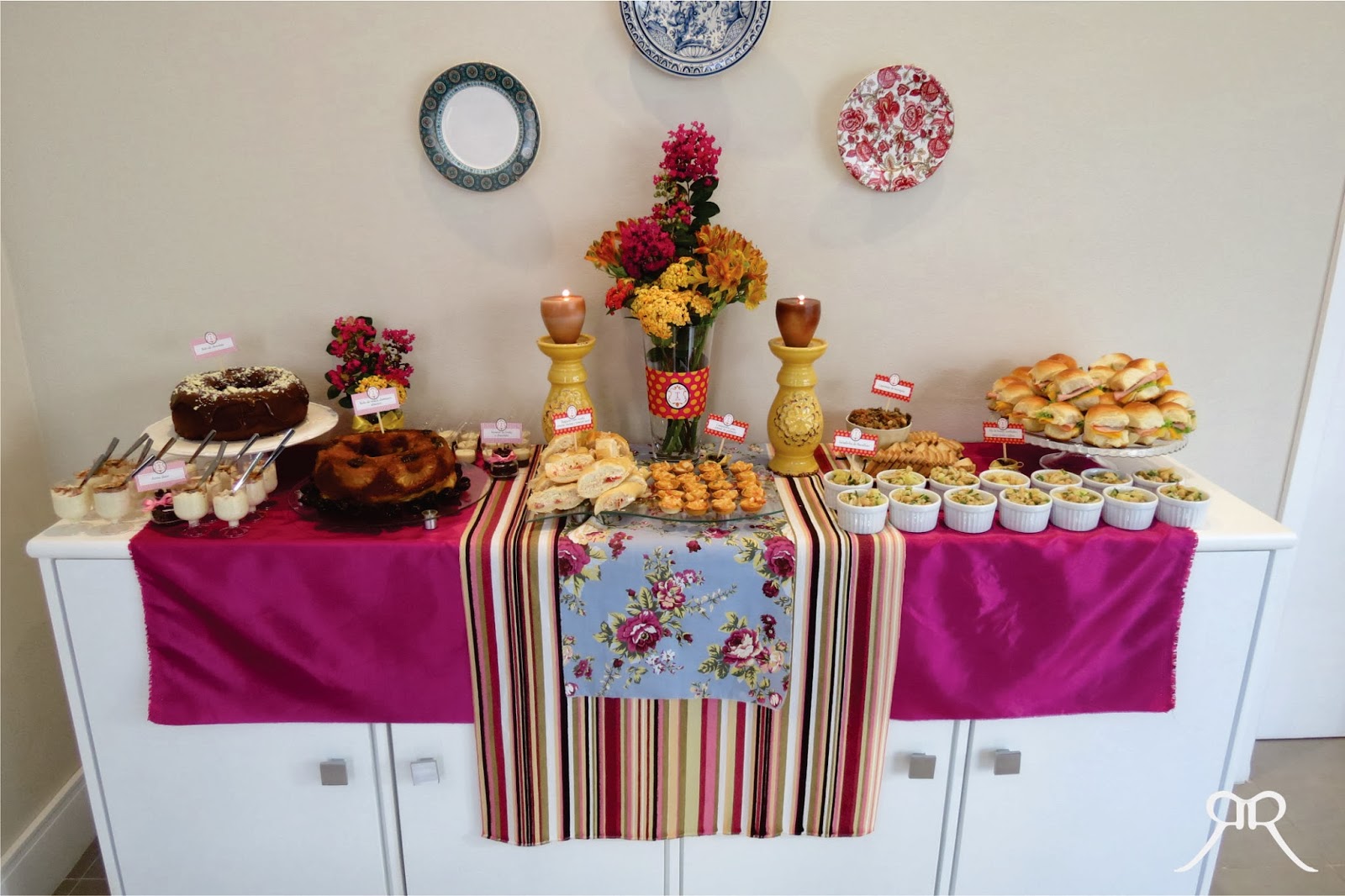 Rendas e Retalhos: Um café da tarde com cara de festa