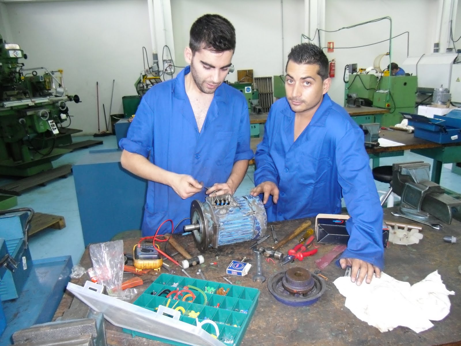 ELECTROMECANICO DE MANTENIMIENTO INDUSTRIAL: REPARACIÓN Y MANTENIMIENTO ... ELECTROMECANICO DE MANTENIMIENTO INDUSTRIAL: REPARACIÓN Y MANTENIMIENTO ...
