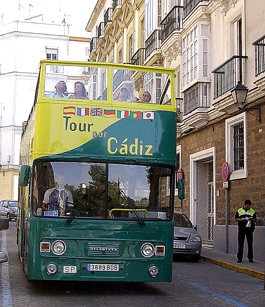 The traveler's drawer: CÁDIZ, España / Spain. Autobús turístico