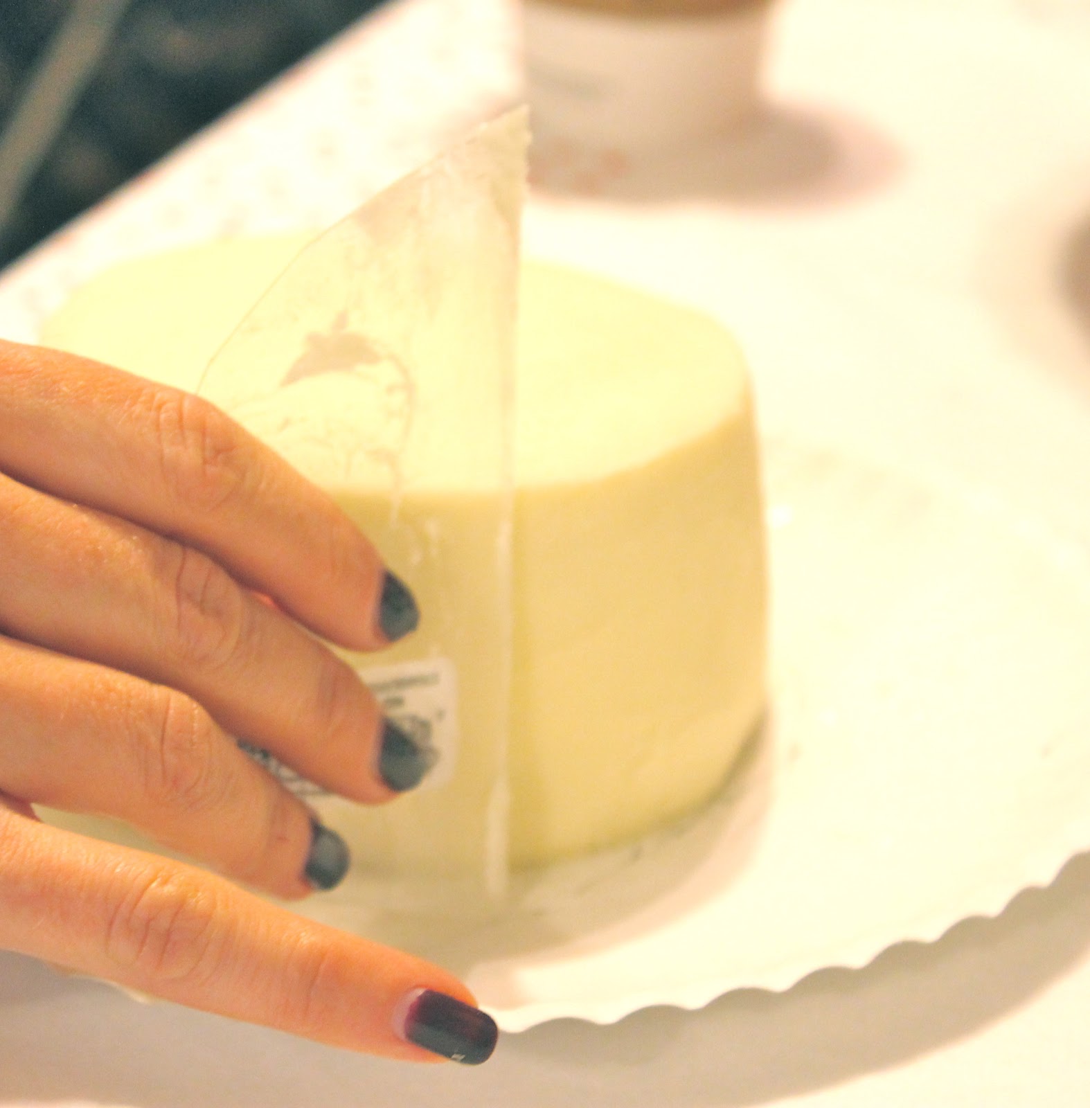 athena collective: tutorial - cake decorating