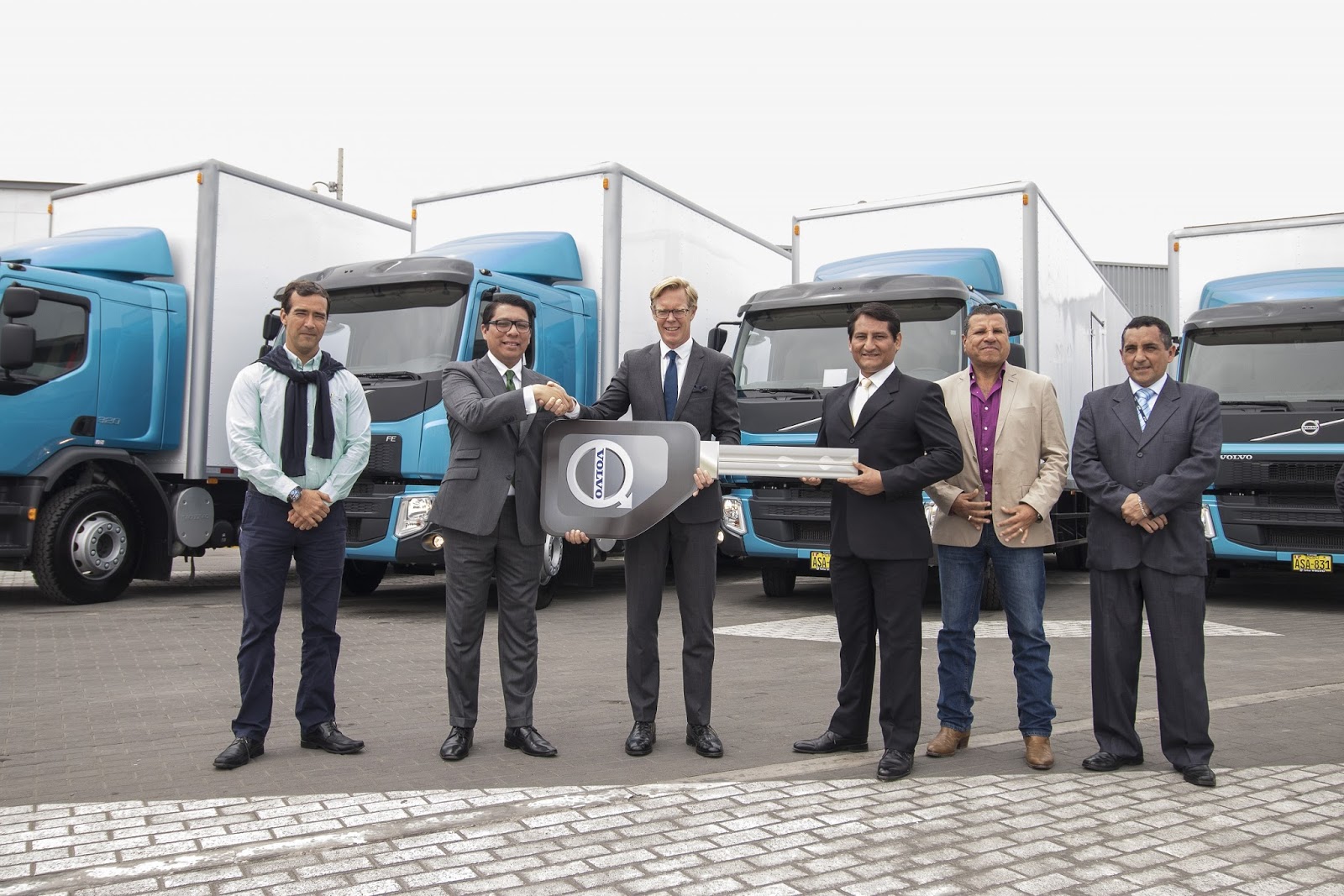 Transporte Total: 10 CAMIONES ENTREGA VOLVO FE A KLO PERÚ.