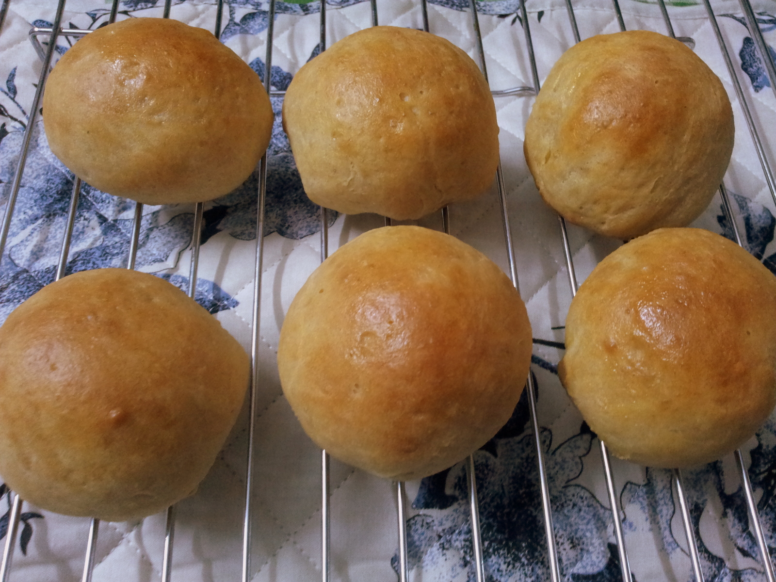 A Liberal dose of MASALA.: Stuffed Masala Buns