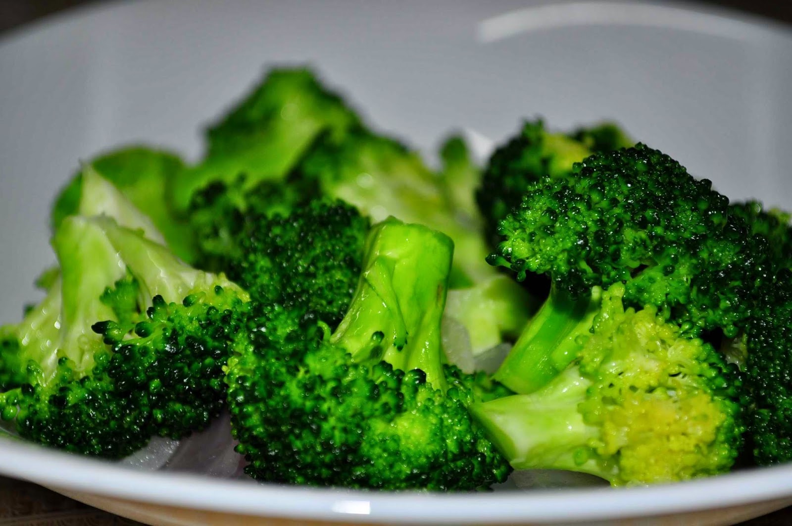 Culinary Physics: Broccoli Benefits: Super Food Broccoli (Brassica ...